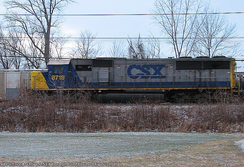 CSX 8718 Q328